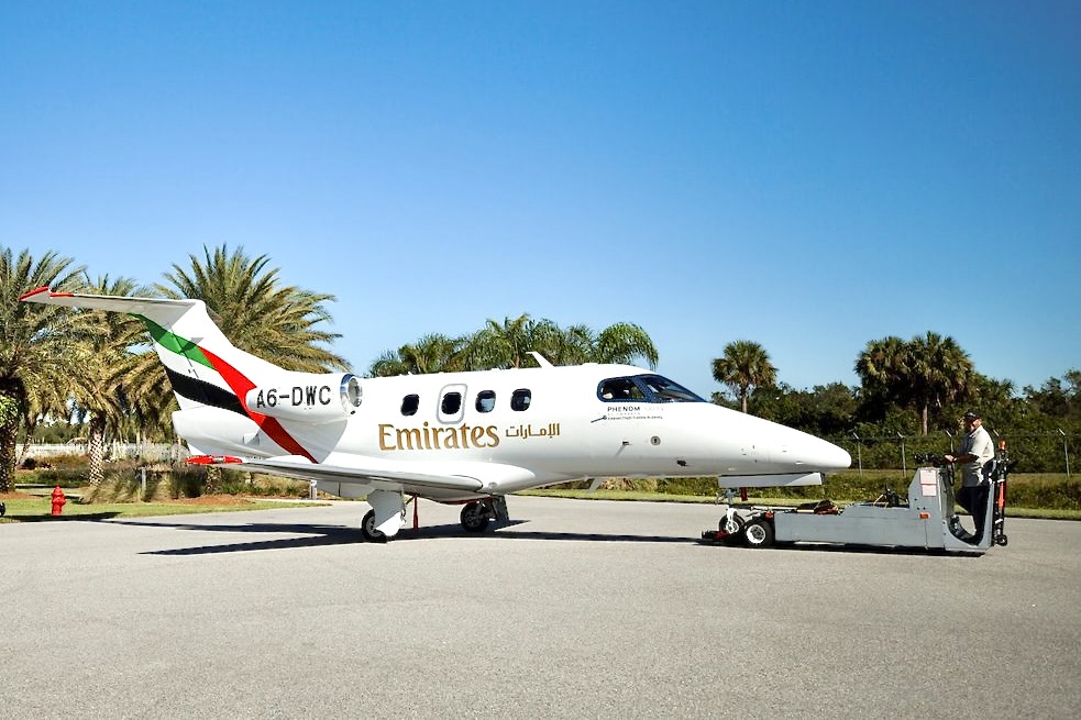 Com o Phenom 100, Emirates lança serviço de fretamento regional - Flap ...